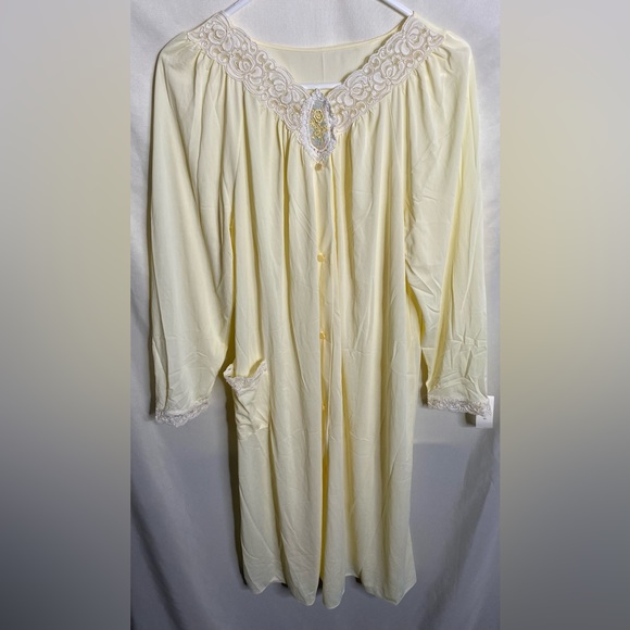 Shadowline | Intimates & Sleepwear | Vintage Shadowline Sleep Robe ...